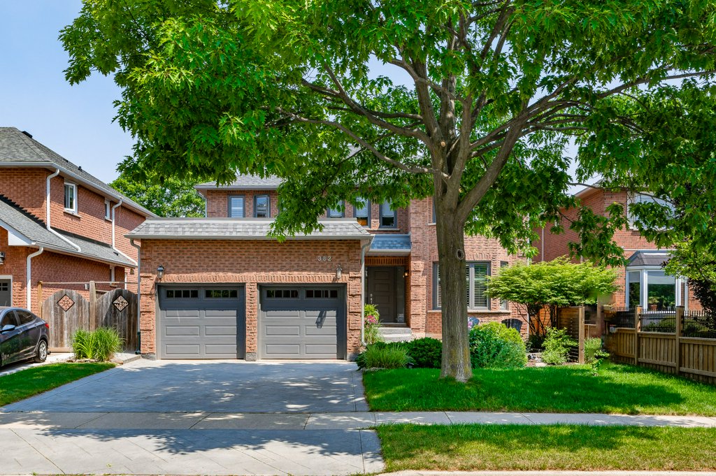 Oakville, 382 Callaghan Cres - Sold