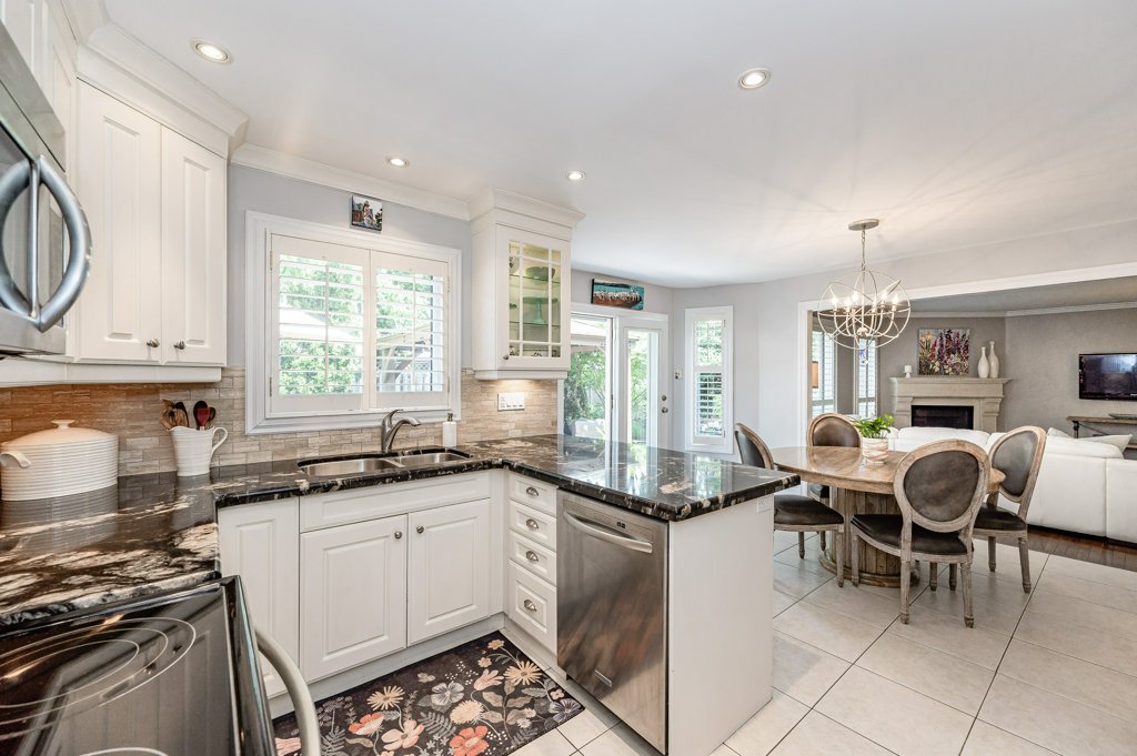 Oakville, 382 Callaghan Cres - Sold