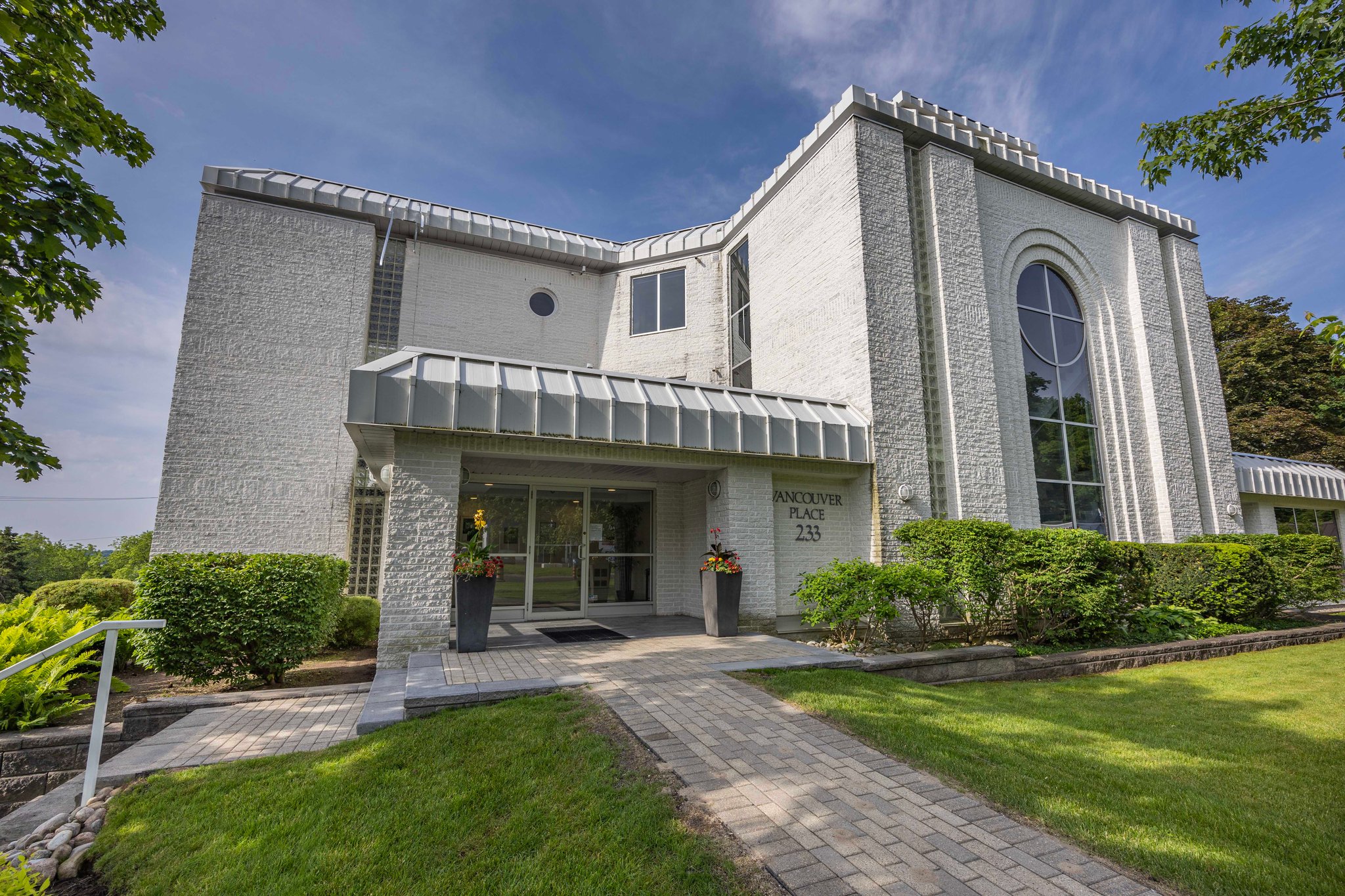 SOLD - Completely upgraded 1894 Sq foot condo in the sought after ...