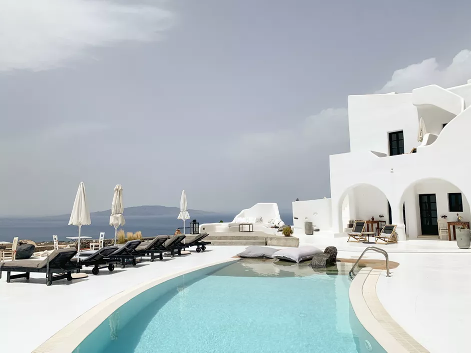 12 DIFFERENT TYPES OF SWIMMING POOLS AND HOW TO CHOOSE ONE