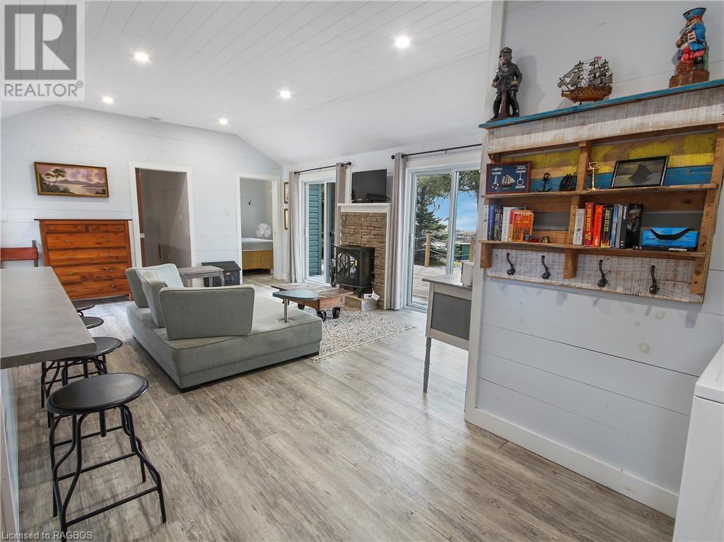 Oliphant, 333 BAY Street - For Sale, $599,000