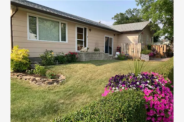 DIXIE HARTELL - Your Trusted Real Estate Partner