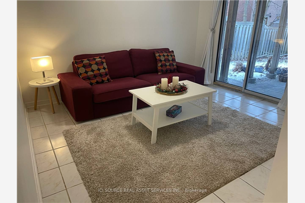 Buy House in Newmarket- Real Estate Agent in Canada - Laura Compagni